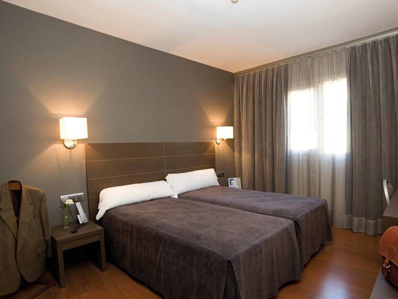 Find the best rates at Hotel Cisneros in AlcalÃ¡ de Henares, Spain