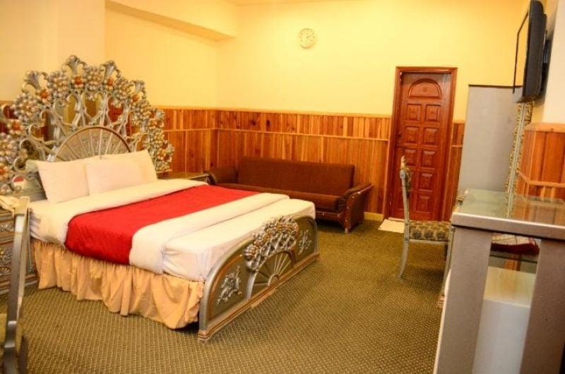 Find the best rates at Hotel Move N Pick Murree, Behind G.P.O Chowk ...